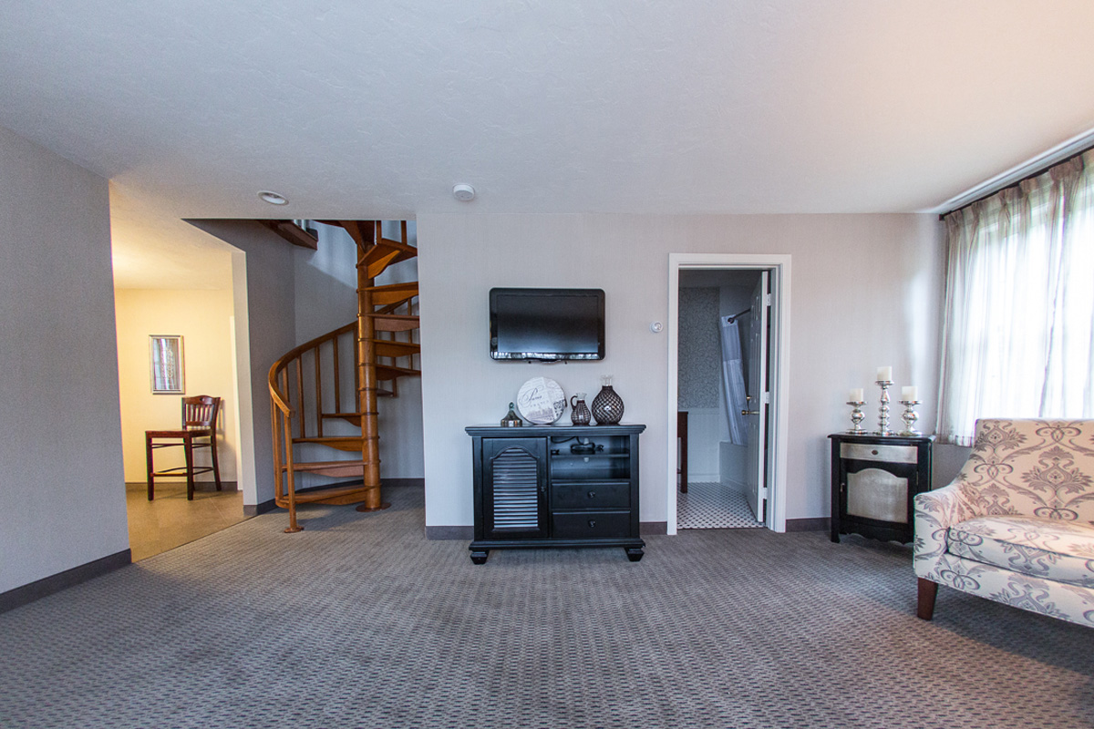 Photo Gallery - Sterling, MA Accommodations | Chocksett Inn